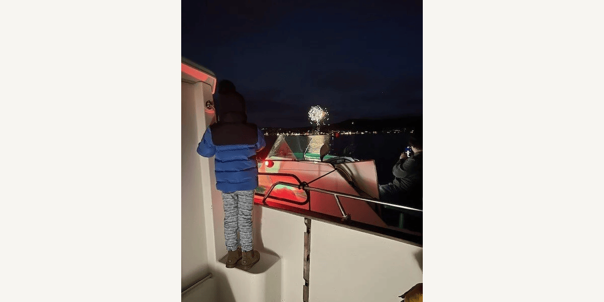 🎇🍹Fireworks Punch and Sweet Buns 🍩🎉 | boatfolk