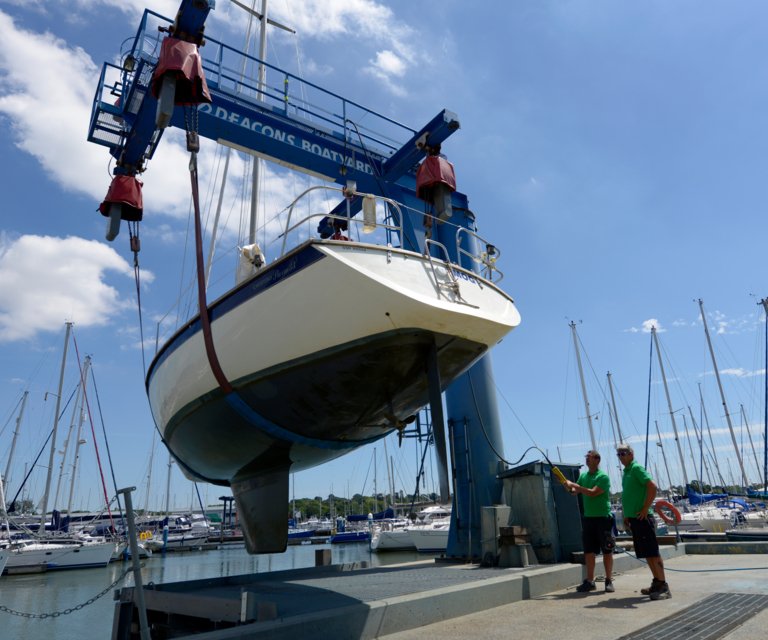 Deacons Marina – Boat lifting | boatfolk